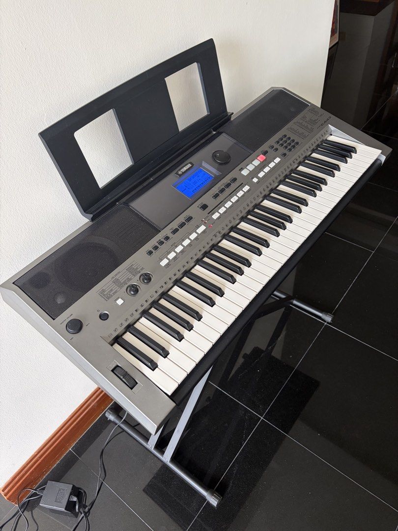 Yamaha PSR-E443 Portable Keyboard with stand, Hobbies & Toys, Musical ...