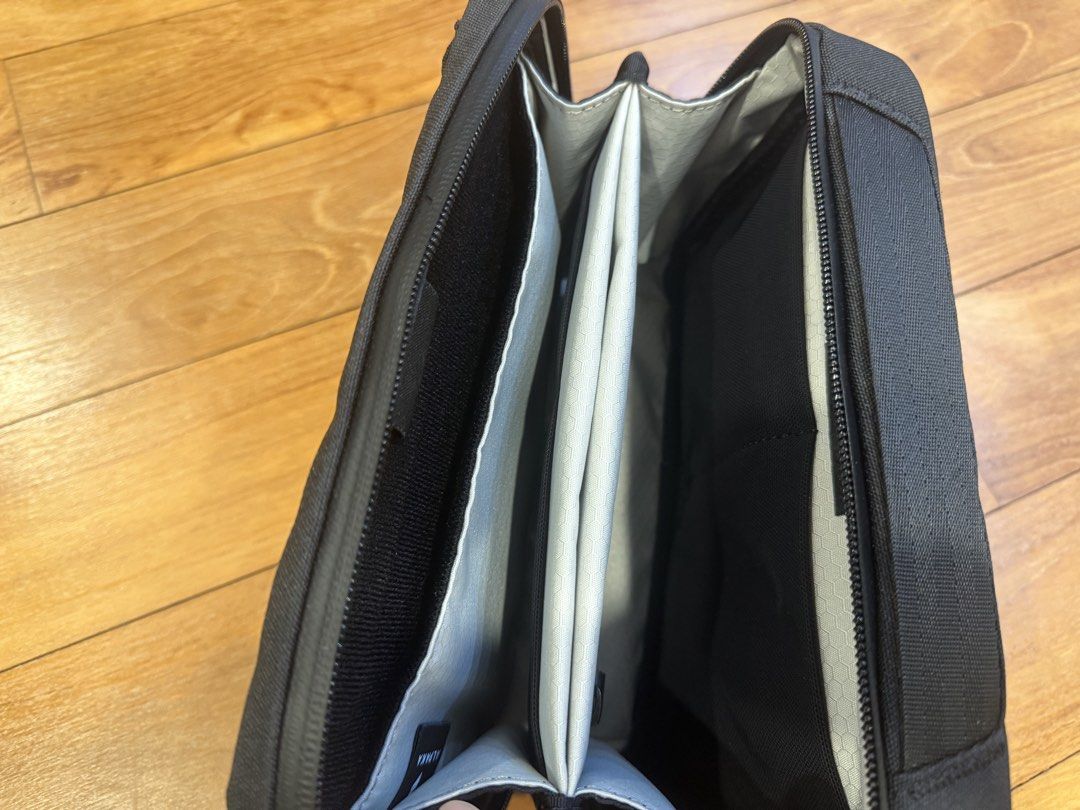 Alpaka elements tech case max black, Men's Fashion, Bags, Belt bags ...