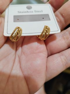 Anting titanium Dijual | Beli 100+ Anting titanium online | Carousell ...