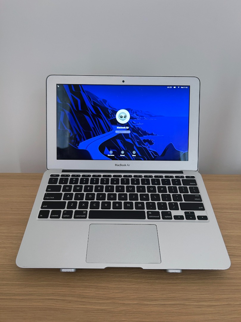 Apple MacBook Air 11-inch Laptop with Apps, Computers & Tech, Laptops ...