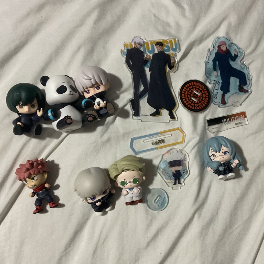 Assorted Jujutsu Kaisen Figures and Standees, Hobbies & Toys, Toys ...