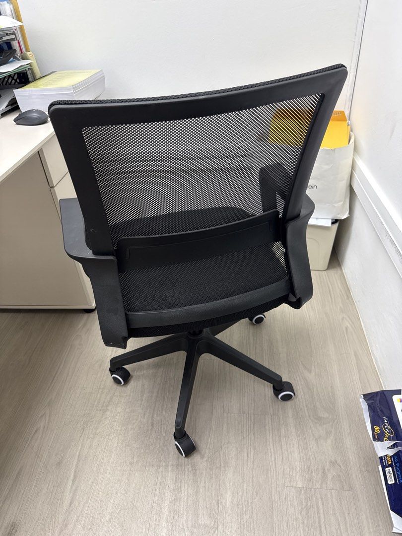 Black Mesh Office Chair, Furniture & Home Living, Furniture, Chairs on ...