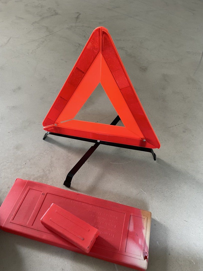 car warning triangle, Car Accessories, Safety & Emergency, Emergency ...