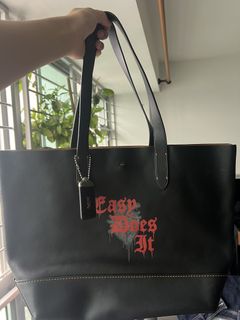 Coach Tote bag, Women's Fashion, Bags & Wallets, Shoulder Bags on Carousell