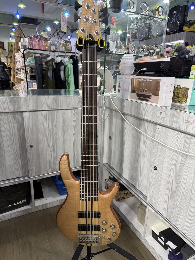CORT GUITAR BASS, Hobbies & Toys, Music & Media, Musical Instruments on ...