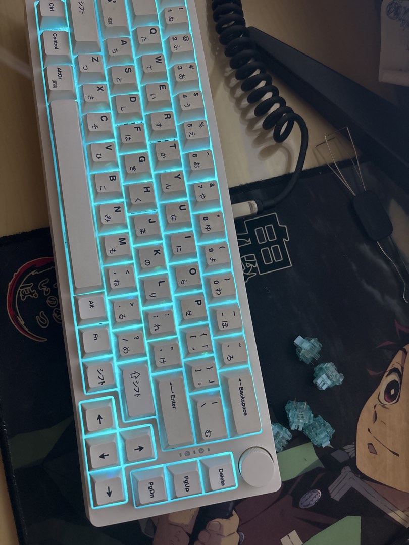 Custom Mechanical Keyboard - White with Japanese Keycaps. Akko blue ...