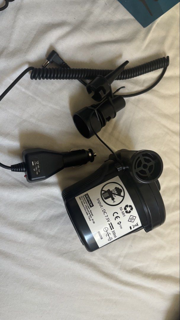 Decathlon Quechua Rechargeable Pump, 運動產品, 行山及露營 - Carousell