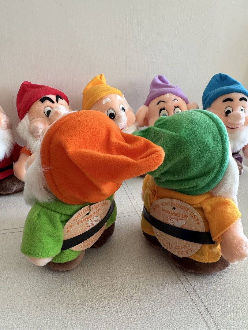 Disney Seven Dwarfs Plush Toys, 興趣及遊戲, 玩具 & 遊戲類 - Carousell