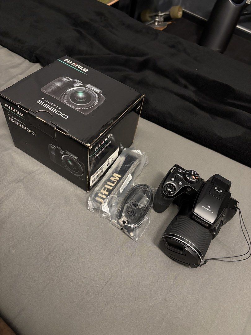 Fujifilm Finepix s8200 Bridge Zoom Camera, Photography, Cameras on ...