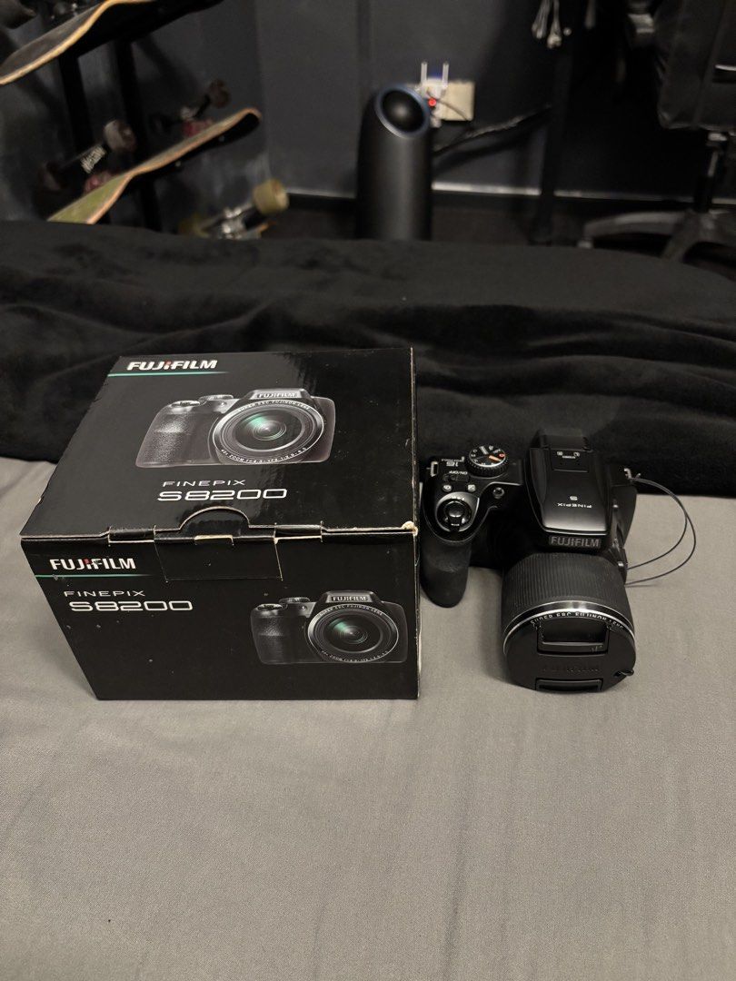 Fujifilm Finepix s8200 Bridge Zoom Camera, Photography, Cameras on ...