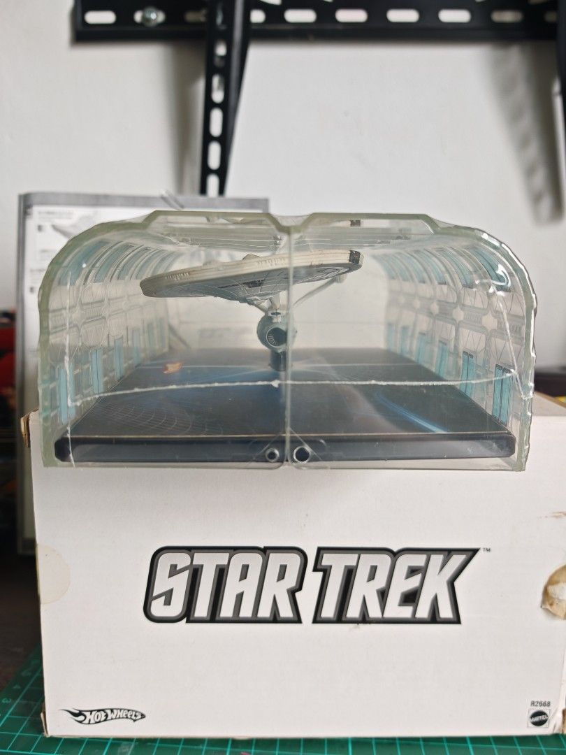Hot Wheels Star Trek Enterprise Diecast Model, Hobbies & Toys, Toys ...