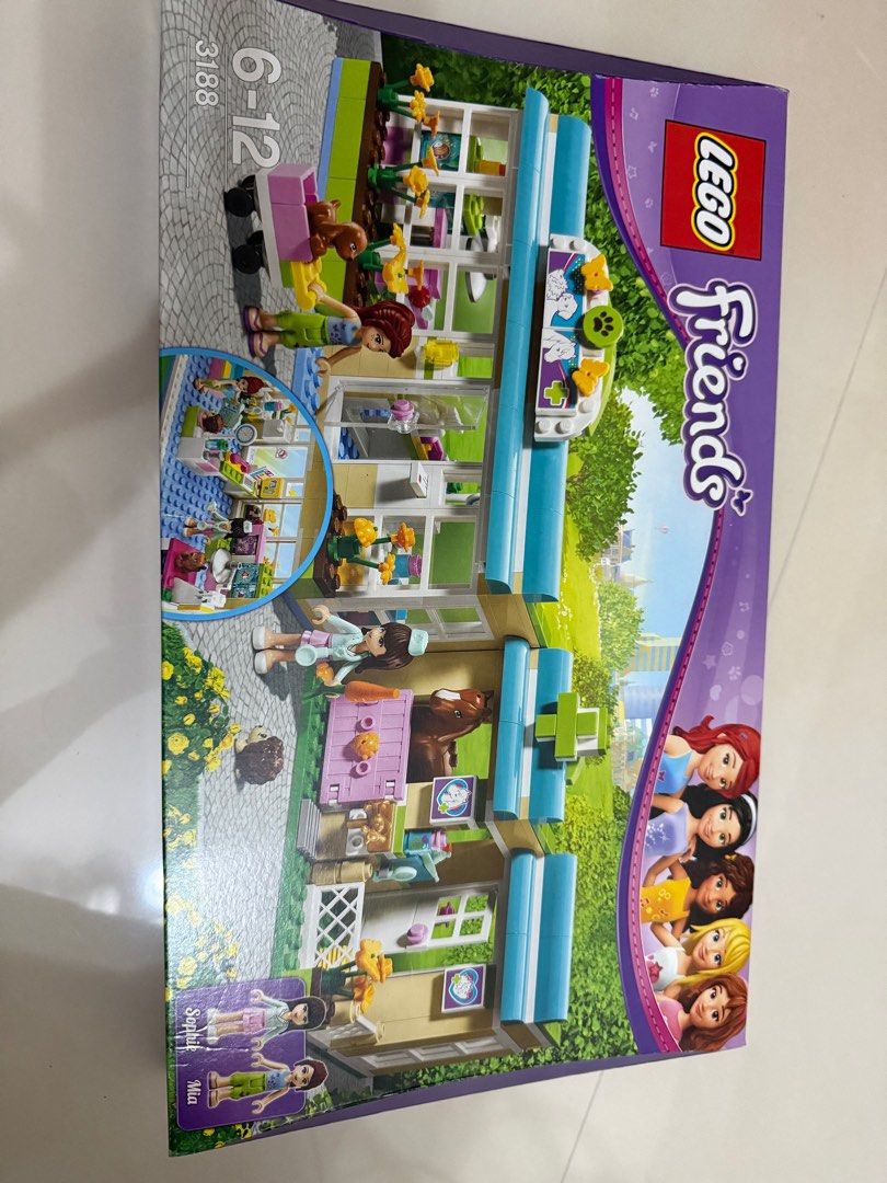 LEGO Friends 3188 Vet Clinic - Olivia, Andrea, Stephanie, Emma, Mia ...