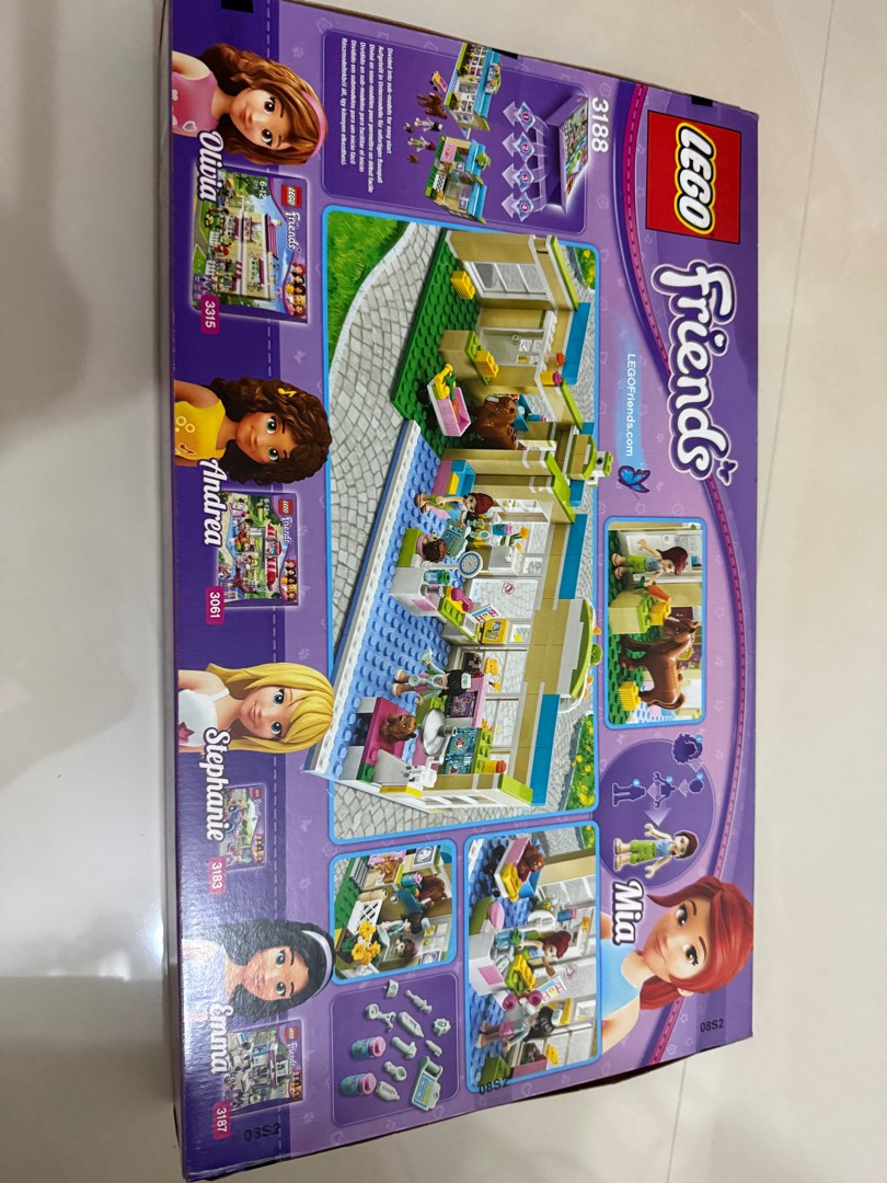 LEGO Friends 3188 Vet Clinic - Olivia, Andrea, Stephanie, Emma, Mia ...