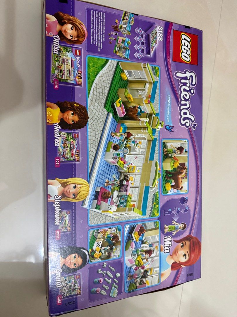LEGO Friends 3188 Vet Clinic - Olivia, Andrea, Stephanie, Emma, Mia ...