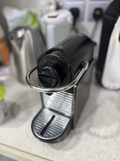 Nespresso Vertuo Coffee Machine with Assorted Capsules, 家庭電器, 廚房電器, 咖啡機 ...