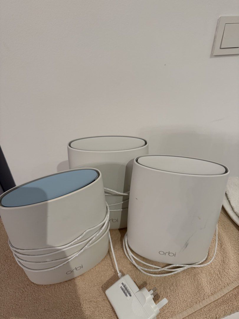 Netgear Orbi AC3000 Tri-band WiFi RouterWiFi Mesh System - RBR 50 THREE ...