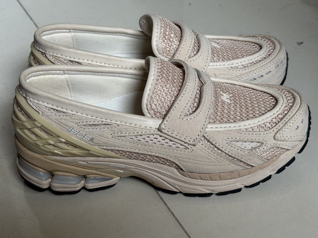 New Balance 1906L Loafers, Women's Fashion, Footwear, Sneakers on Carousell