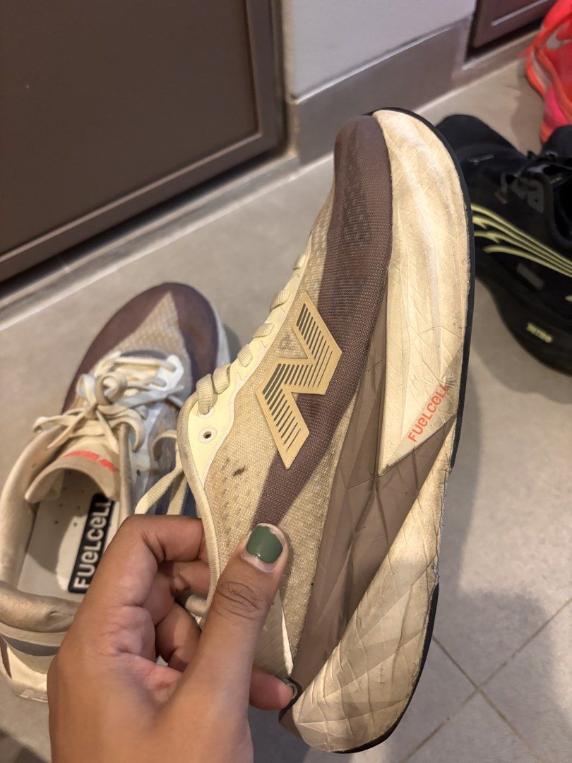 New balance rebel v5 angora, Fesyen Wanita, Sepatu di Carousell