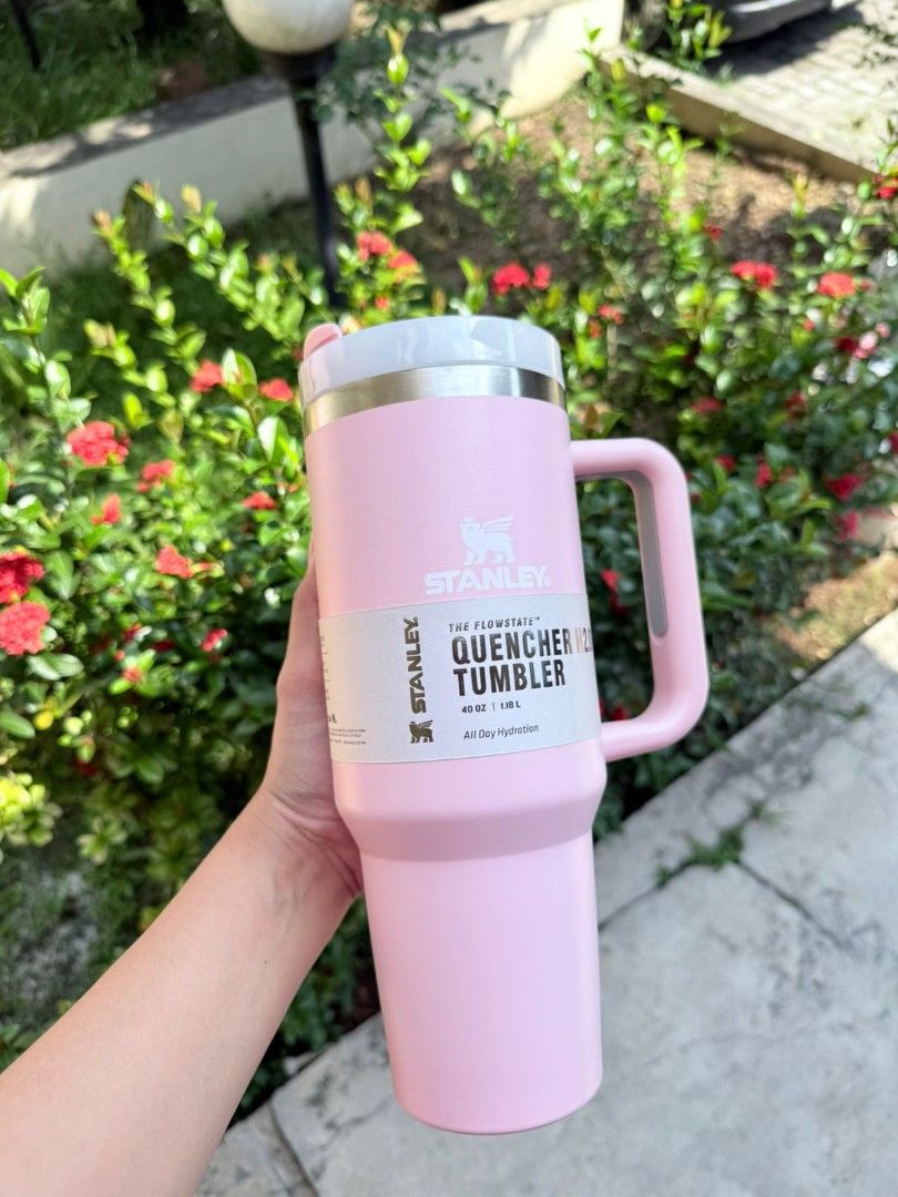 Tumbler owala & stanley, Kitchen & Appliances di Carousell