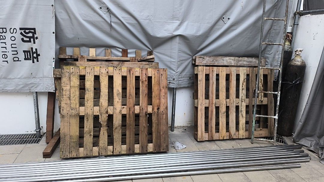 Used Wooden Pallets - Great for DIY Projects, Furniture & Home Living ...