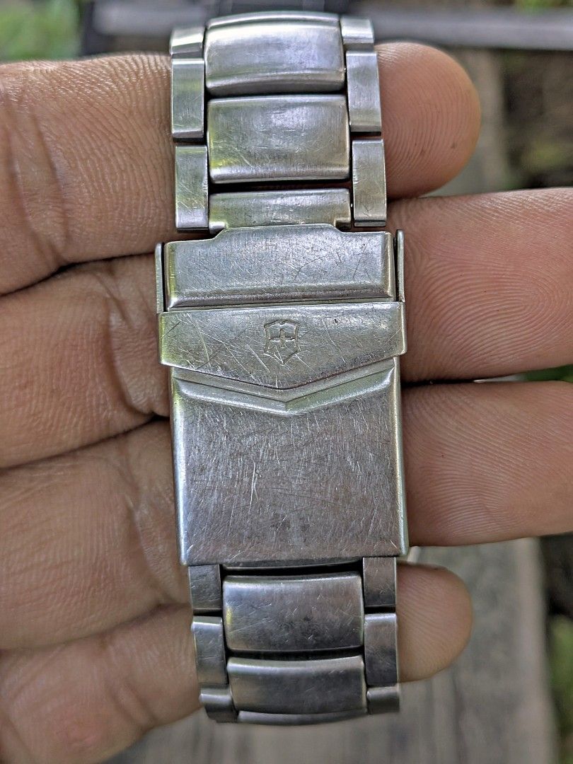 Victorinox Swiss Army Base Camp Quartz Watch Stainless Steel (Swiss ...
