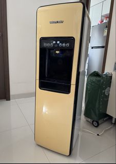 White and Black Water Dispenser with Hot and Cold Taps, 家庭電器, 廚房電器, 濾水器 ...