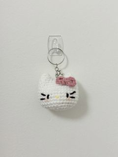 hello kitty keychain, Hobbies & Toys, Toys & Games on Carousell