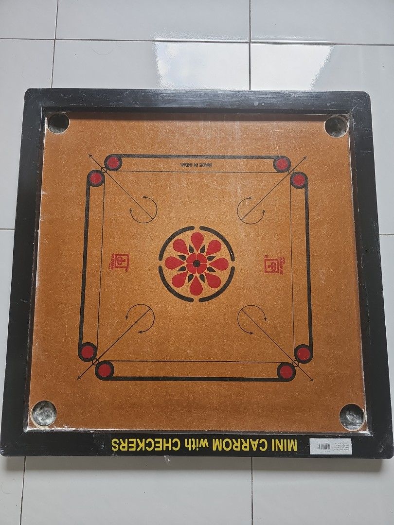 Mini Carrom Board with Checkers, Hobbies & Toys, Toys & Games on Carousell
