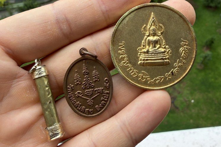 [Set] Amulets by Ajahn Poon, current Abbot of Bukit Batok Thai Temple ...