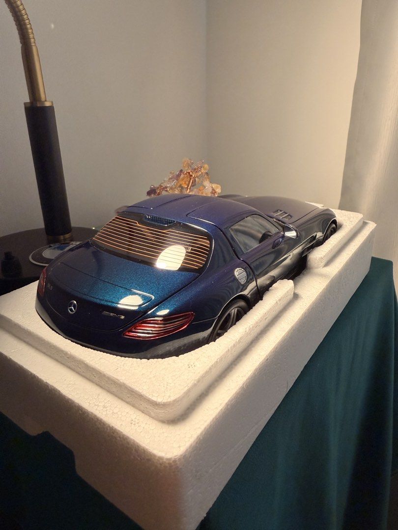 1:18 Minichamps SLS AMG Daytona Blue, Hobbies & Toys, Toys & Games on ...