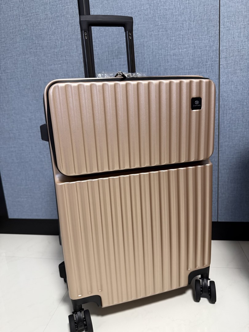 24 Inch Luggage with wheel lock function, Hobbies & Toys, Travel ...