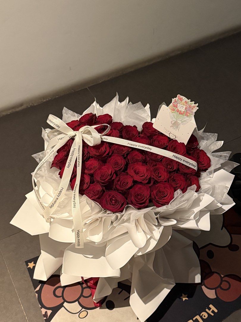 40 Roses Bouquet | Fresh Flower Bouquet, Hobbies & Toys, Flowers ...