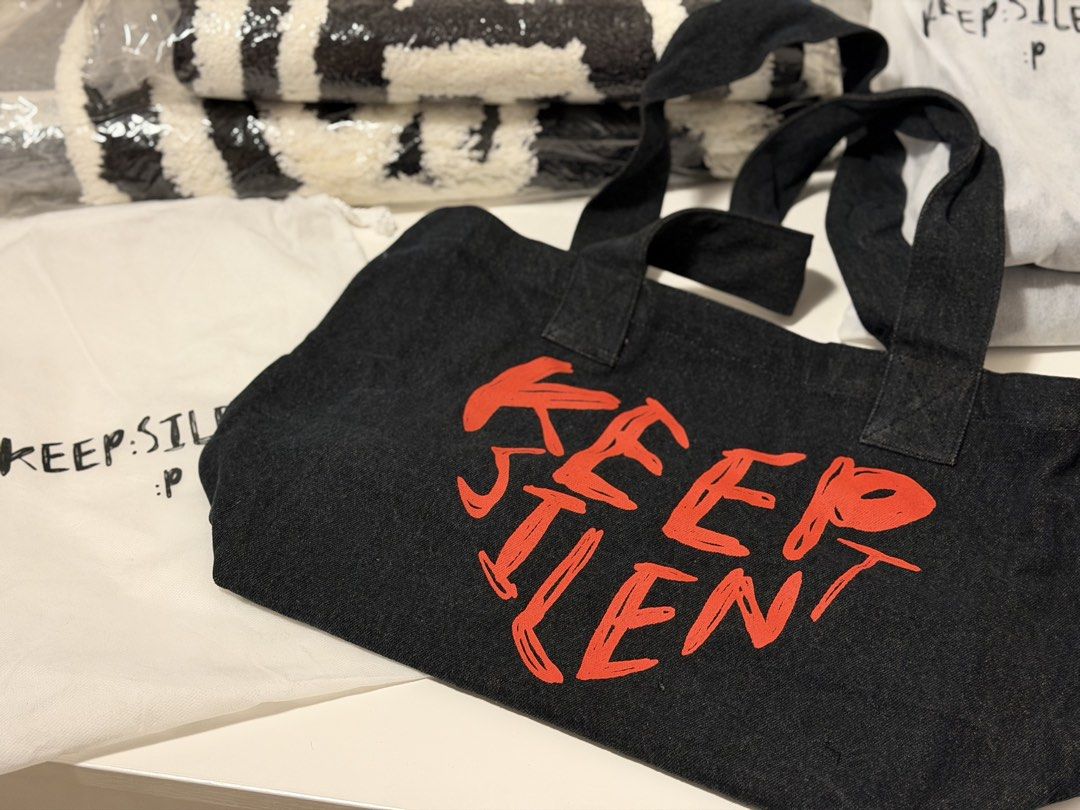 (現貨) Keep Silent shhh Tote bag Black denim KS黑牛仔袋, 女裝, 手袋及銀包, Tote Bags ...