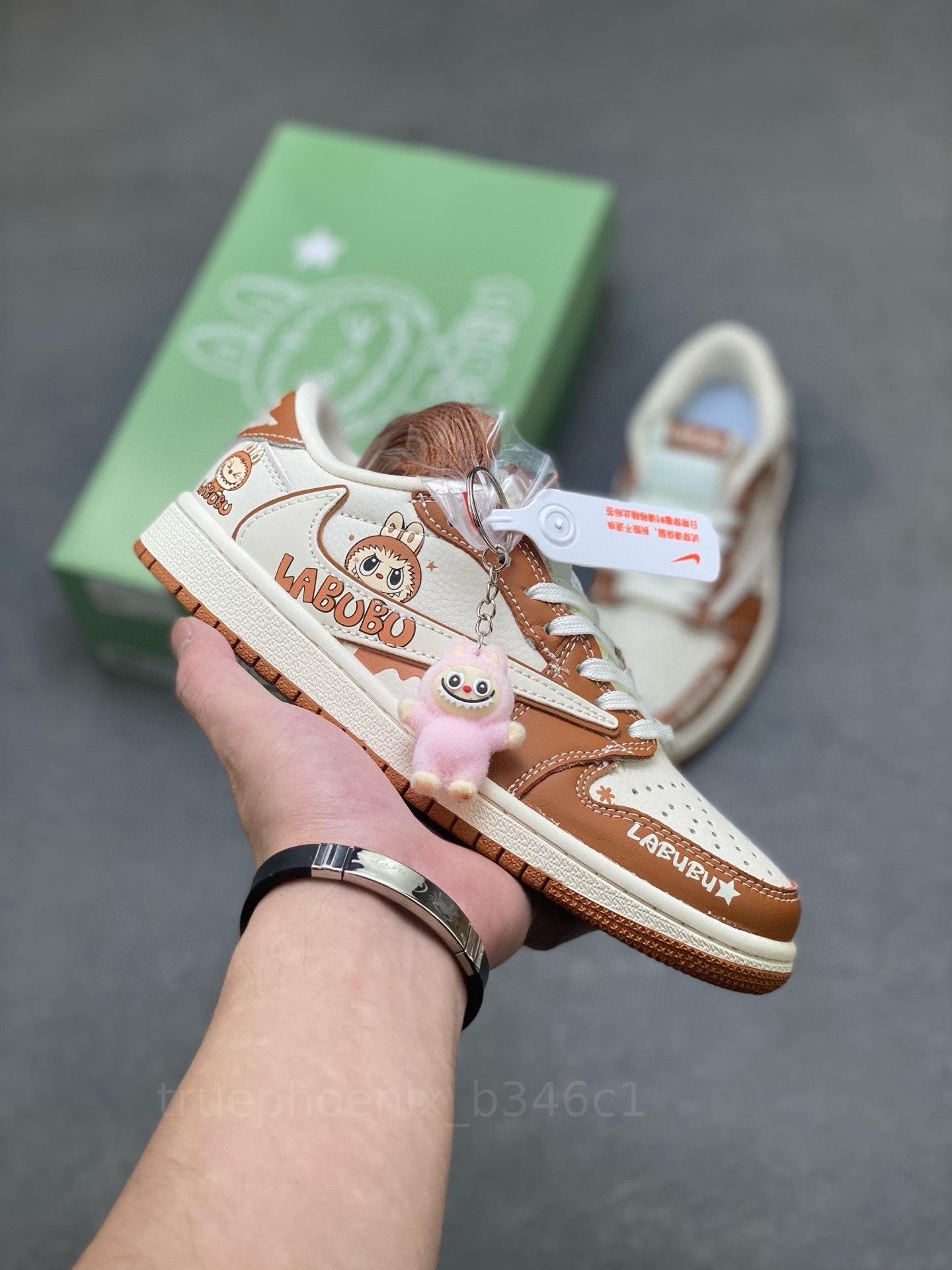 喬丹 x Fragment x Travis Scott x Dior 聯名款板鞋, 女裝, 鞋, 波鞋 - Carousell