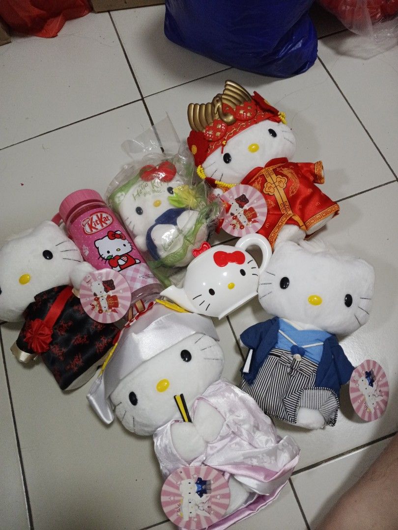 A244-Super Rare Hello Kitty (Chinese Wedding ) , Hello Kitty (Japan ...