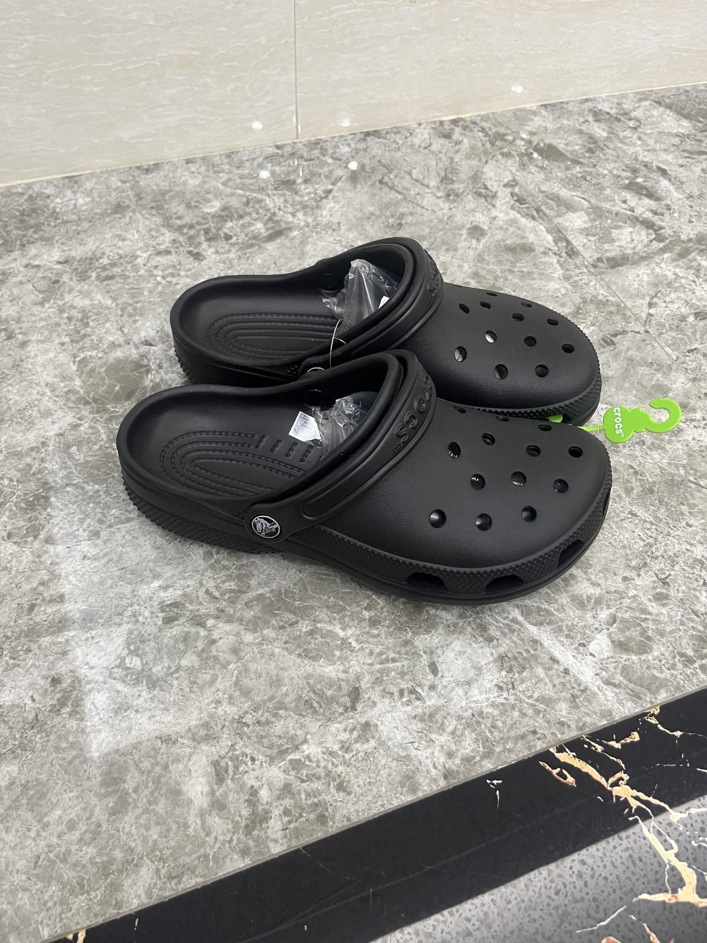 卡骆驰Crocs洞洞鞋 經典款 楊冪同款 情侶款 男女通用 戶外涼鞋, 女裝, 鞋, 拖鞋 - Carousell