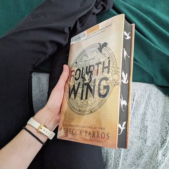 Fourth Wing by Rebecca Yarros, Hobbies & Toys, Books & Magazines ...