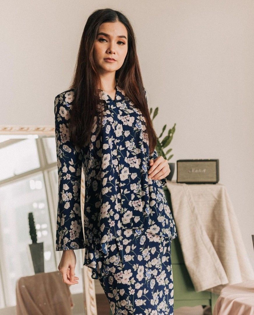 Qhaleesa Aubree 2.0, Women's Fashion, Muslimah Fashion, Baju Kurung ...