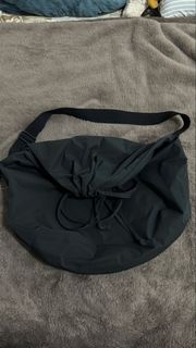 Uniqlo Sling Bag, Men's Fashion, Bags, Sling Bags on Carousell