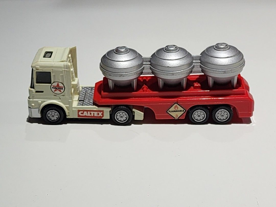 【米舖TOY】 8成新 NEWRAY 1比72 1:72 1/72 Caltex 加德士 貨櫃車 運油車 拖頭 淨車 車仔, 興趣及遊戲 ...