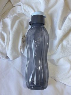 Marlborough College Malaysia Blue Water Bottle, Furniture & Home Living ...