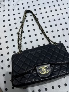 Black Quilted Chain Shoulder Bag, Women's Fashion, Bags & Wallets ...