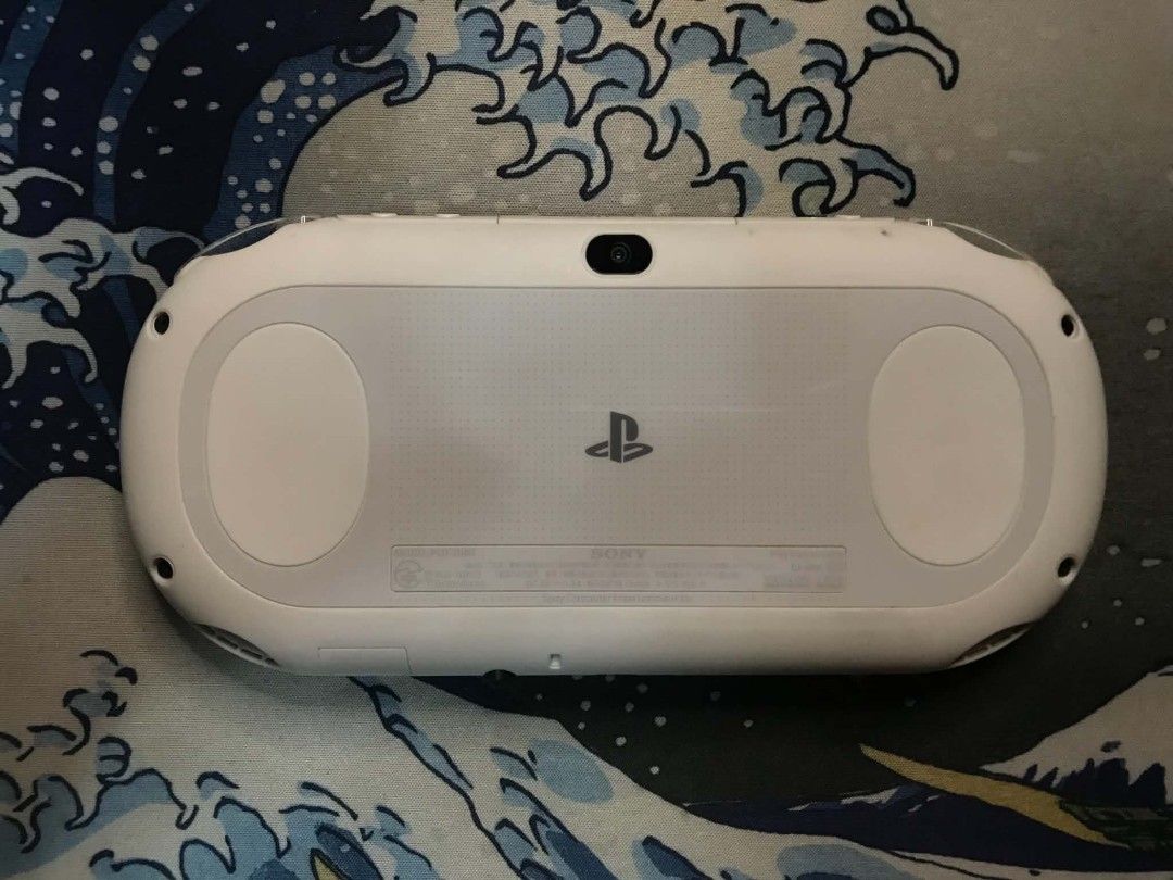 PS Vita Slim PCH-2000 Glasier White not modded, Video Gaming, Video ...