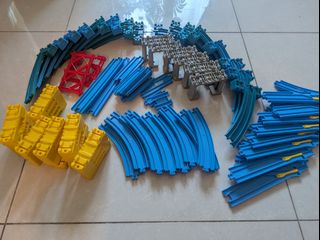 二手 Galoob Micro Machine Mini Train Set With 12 Tracks 迷你先鋒 火車系列, 興趣及遊戲 ...