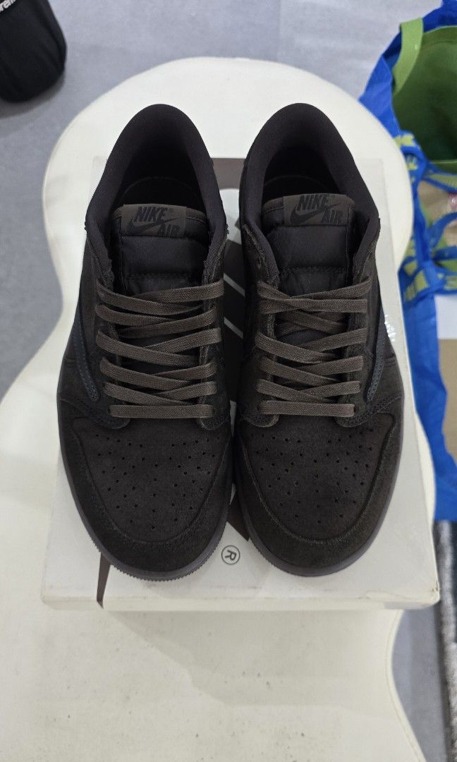Travis Scott Jordan 1 low Velvet Brown, Men's Fashion, Footwear ...