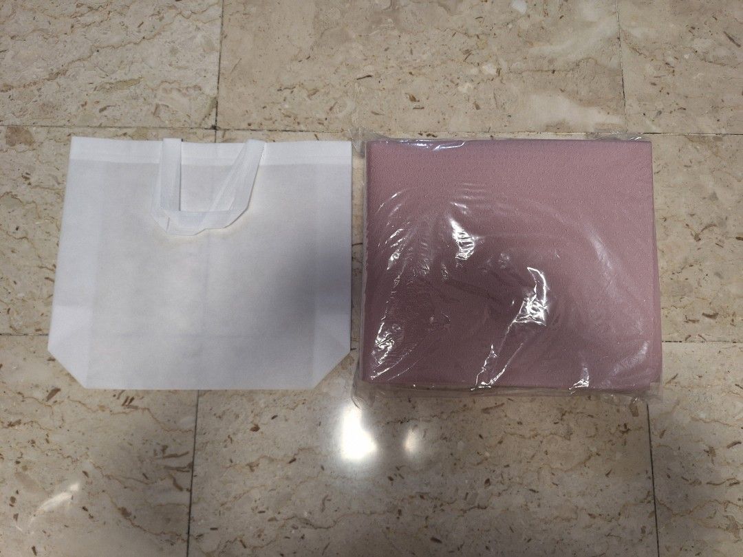 Brand New Foldable Yoga Mat, Sports Equipment, Exercise & Fitness ...