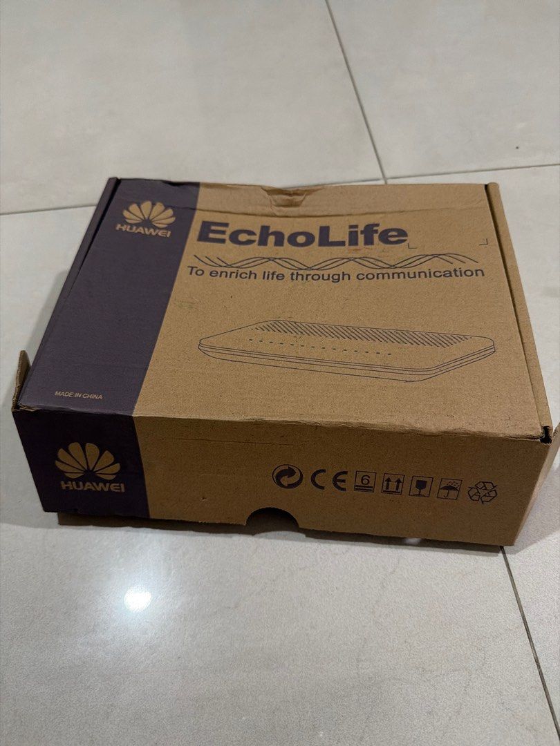 Huawei EchoLife Router with Power Adapter, Computers & Tech, Parts ...