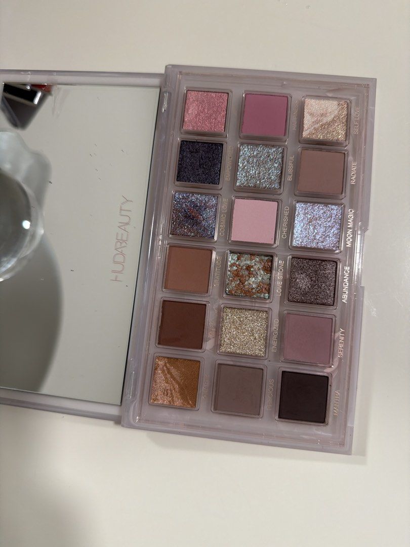HUDA BEAUTY Rose Quartz Eyeshadow Palette, Beauty & Personal Care, Face ...