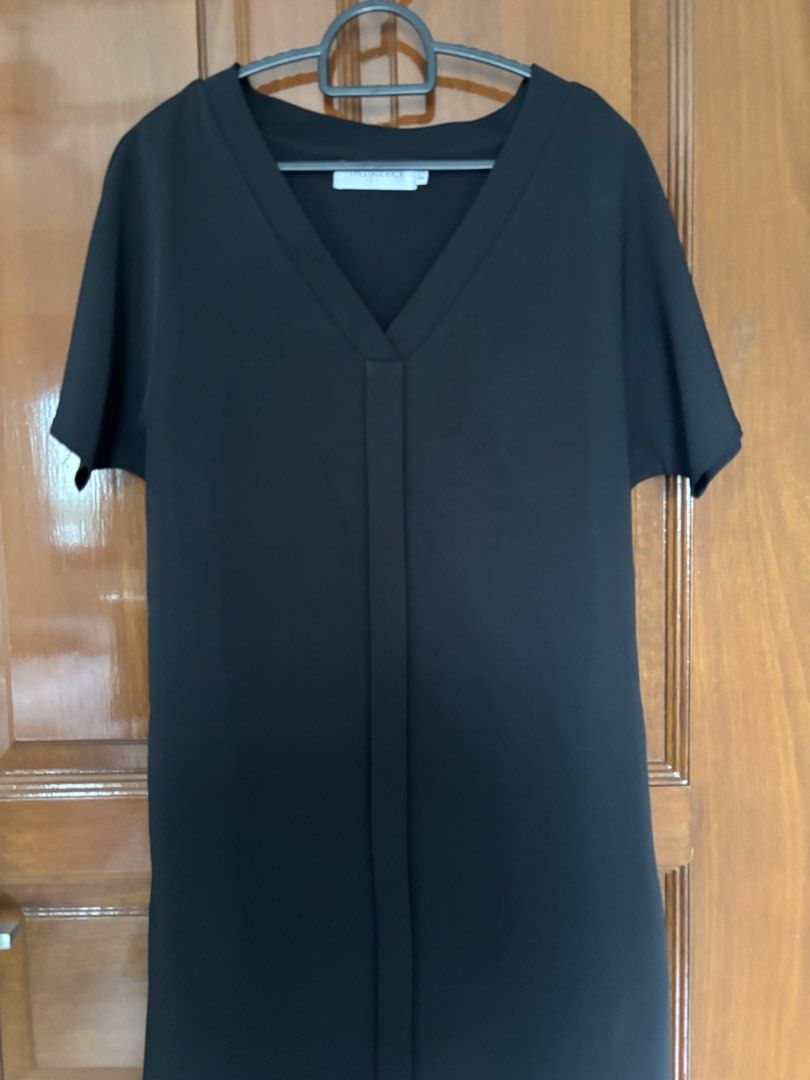 The Stage Walk Black V-neck Short Sleeve Shift Dress, Women's Fashion ...