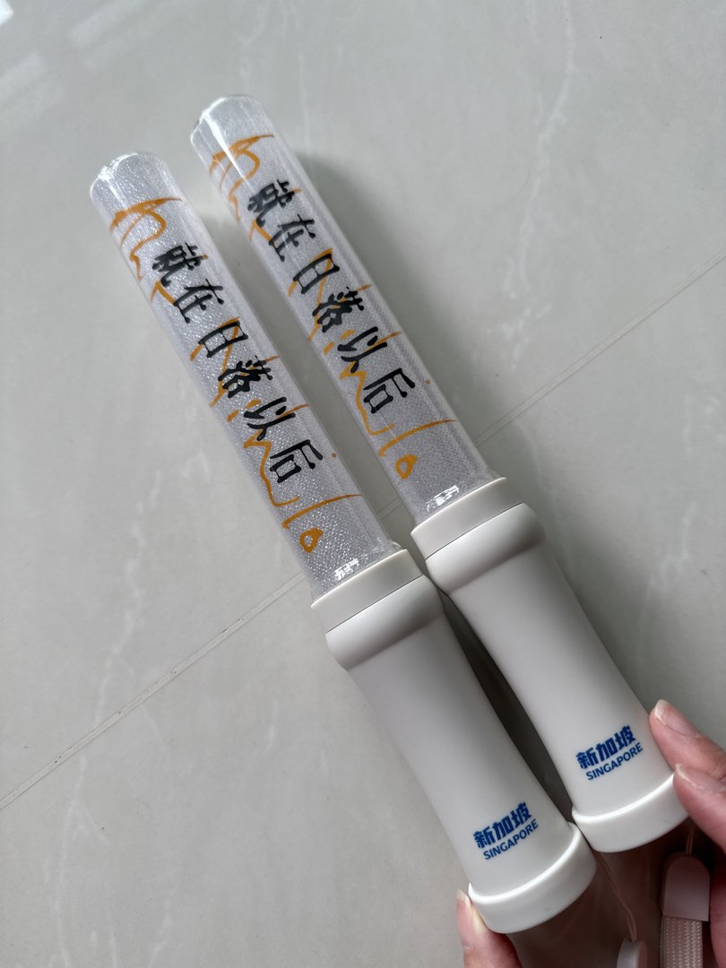 2x Stefanie Sun Singapore Concert Lightsticks, Hobbies & Toys ...